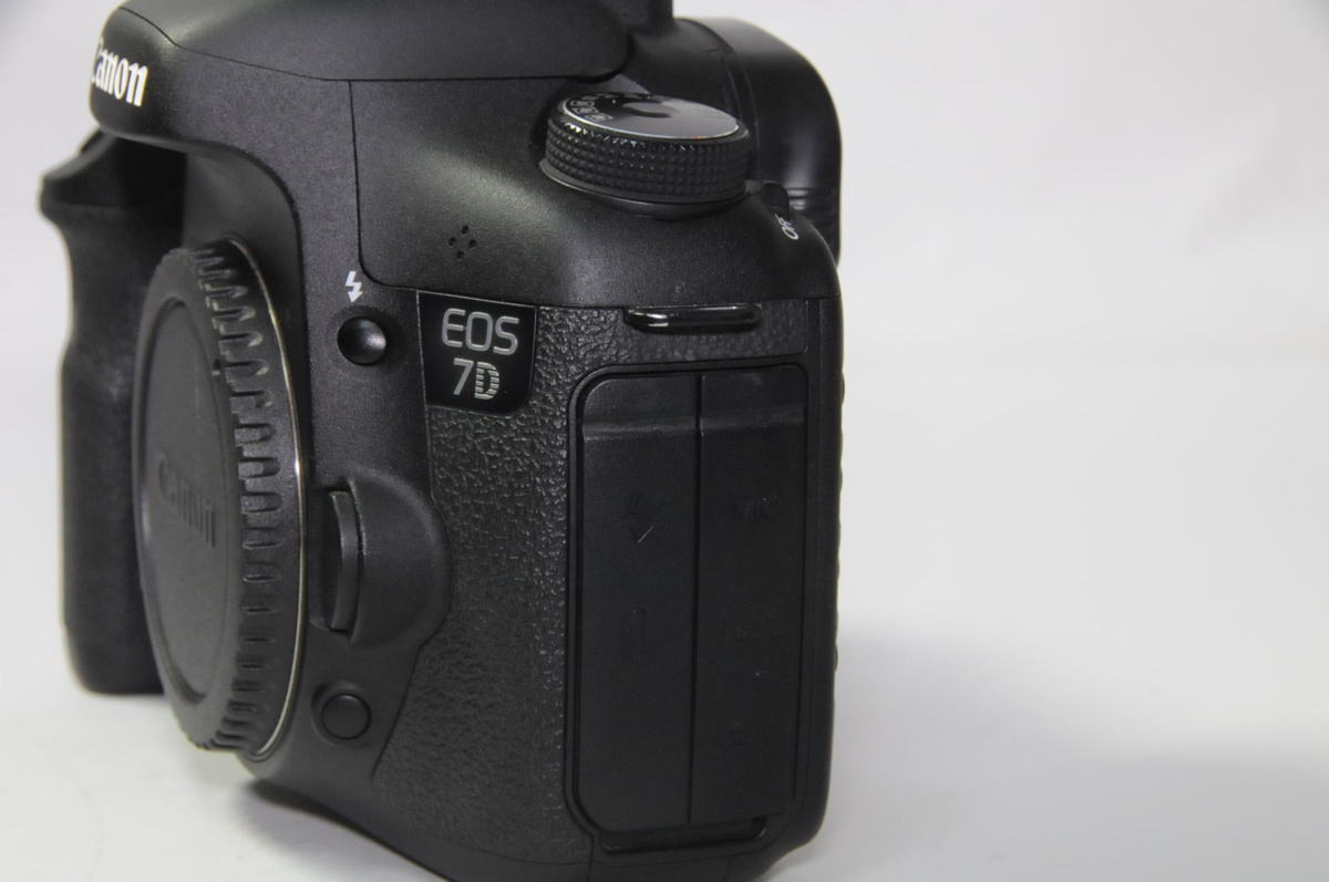 ショット数少 3418 キヤノン EOS 7D ボディー Canon 管255L 新着(キヤノン)｜売買されたオークション情報、yahooの商品情報をアーカイブ公開 - オークファン ...