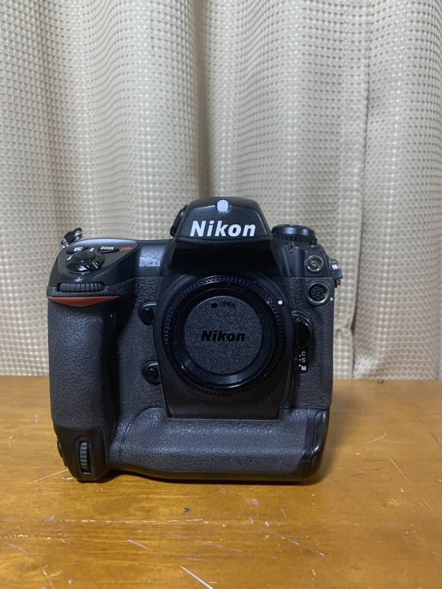 NIKON D2XS 本体のみ バッテリなし(ニコン)｜売買されたオークション情報、yahooの商品情報をアーカイブ公開 - オークファン ...