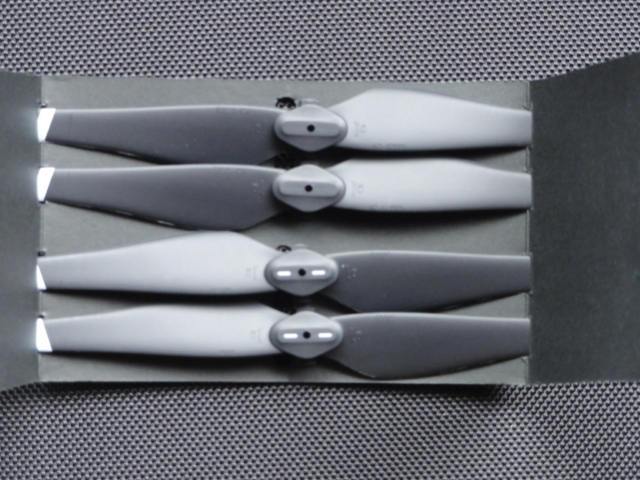 dji MAVIC AIR用純正 プロペラ CW×2 CCW×2(パーツ、アクセサリー)｜売買されたオークション情報、yahooの商品情報を ...