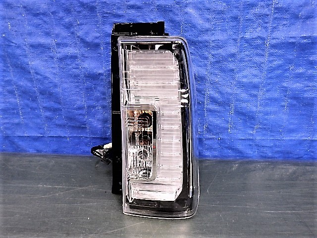 K1024 タントカスタム LA600S LA610S 後期 トップエディション 右テール 20516(テールライト)｜売買されたオークション ...