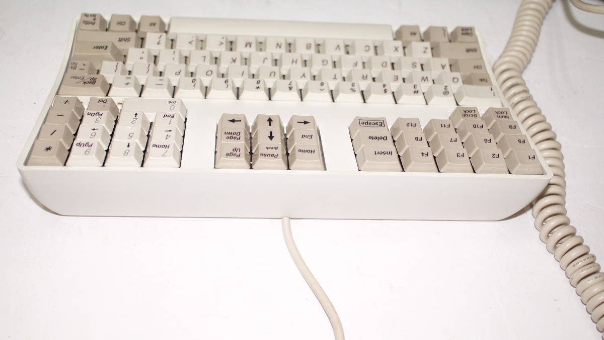 省スペースフルキーボード XT/AT用キーボード DATALUX 動作動画収録(USBキーボード)｜売買されたオークション情報、yahooの ...