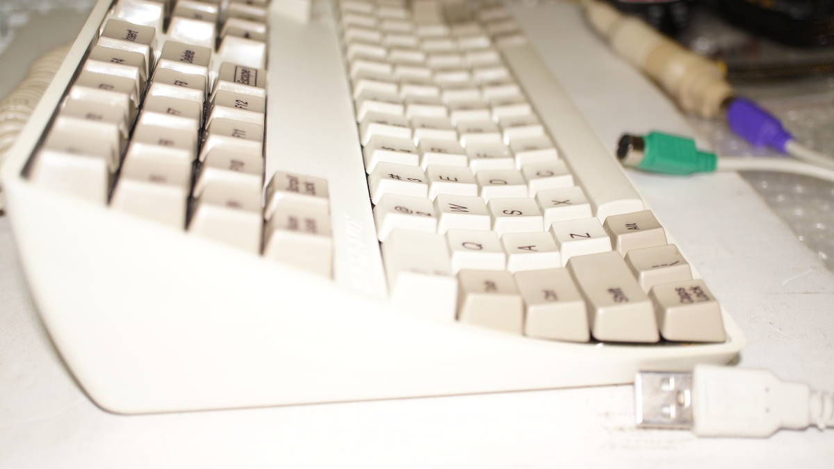 省スペースフルキーボード XT/AT用キーボード DATALUX 動作動画収録(USBキーボード)｜売買されたオークション情報、yahooの ...