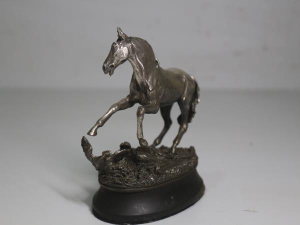 K10282 GEOFFREY SNELL STARTLED YEARLING 重さ745g 馬の置物(置物)｜売買されたオークション情報 ...