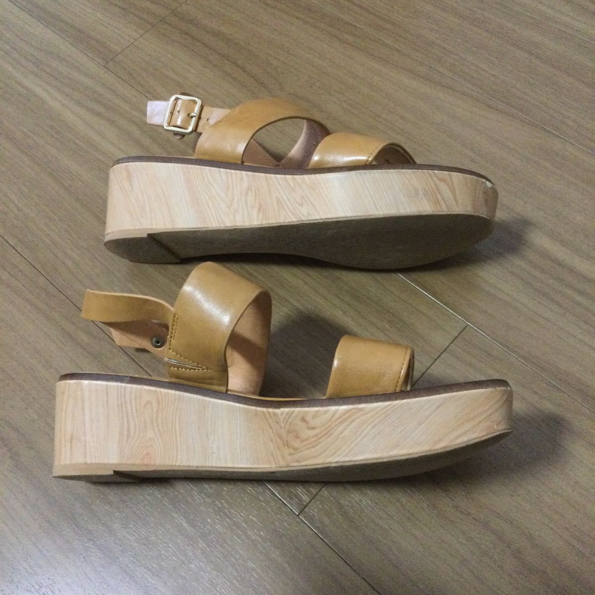 RANDA ランダ 厚底 サンダル フェイクレザー キャメル M P07(23.0cm)｜売買されたオークション情報、yahooの商品情報をアーカイブ公開 - オークファン（aucfan.com）