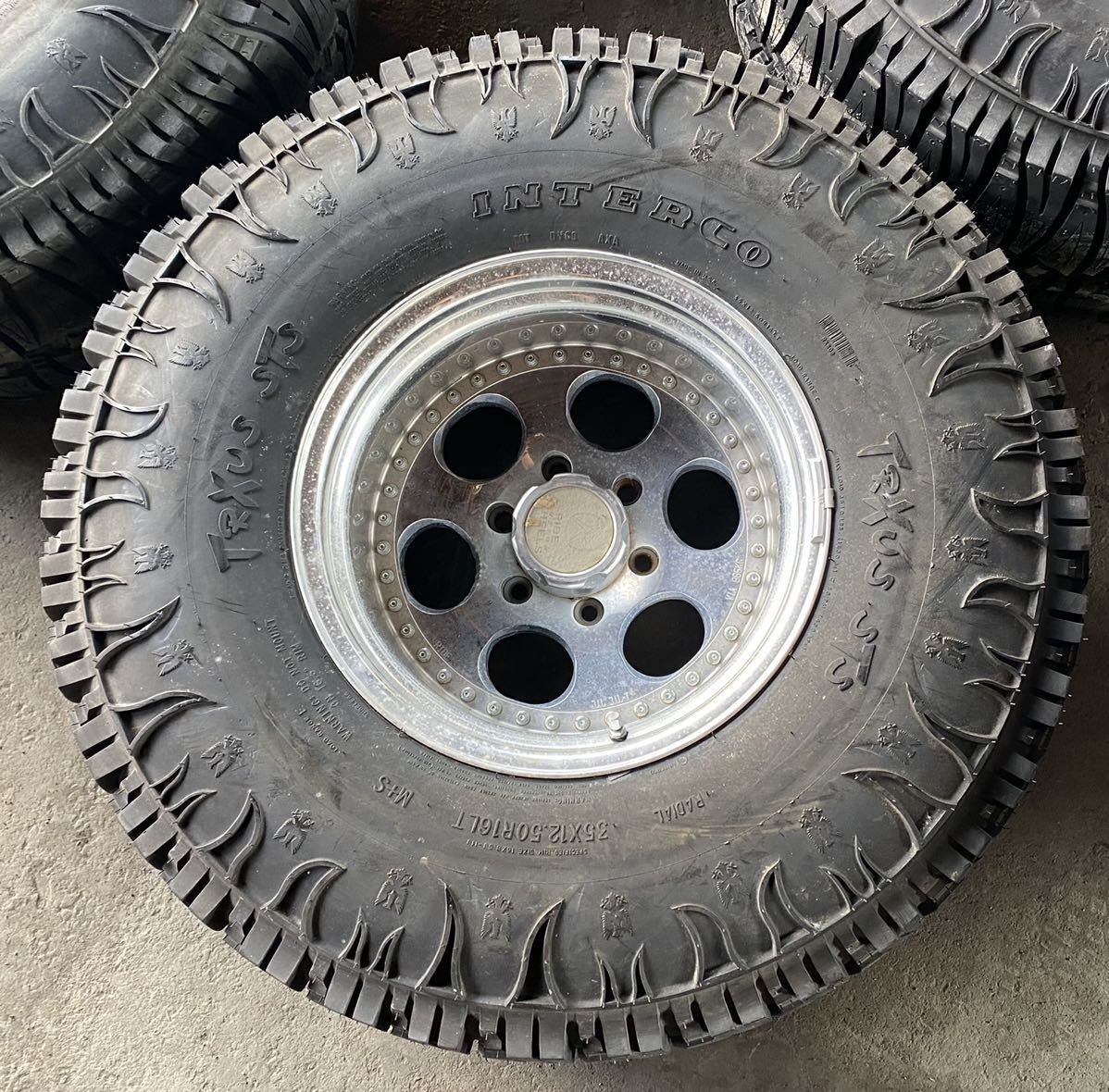 35×12.50R16LT M＋S TRXUS STS INTERCO アルミホイール付き PCD139.7 16×1.0 オフセット-38 ...